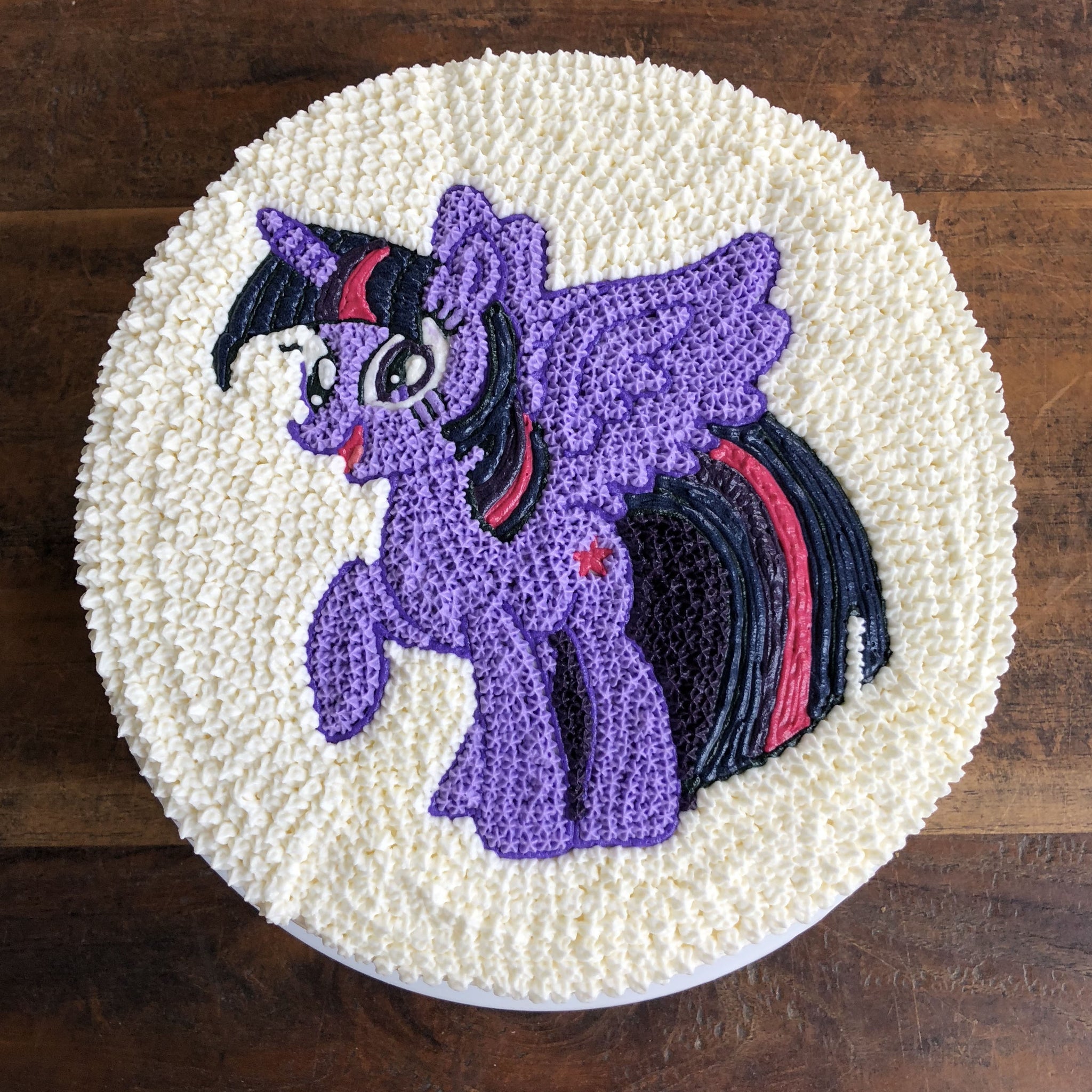 Customised Cakes — Wondermilk™